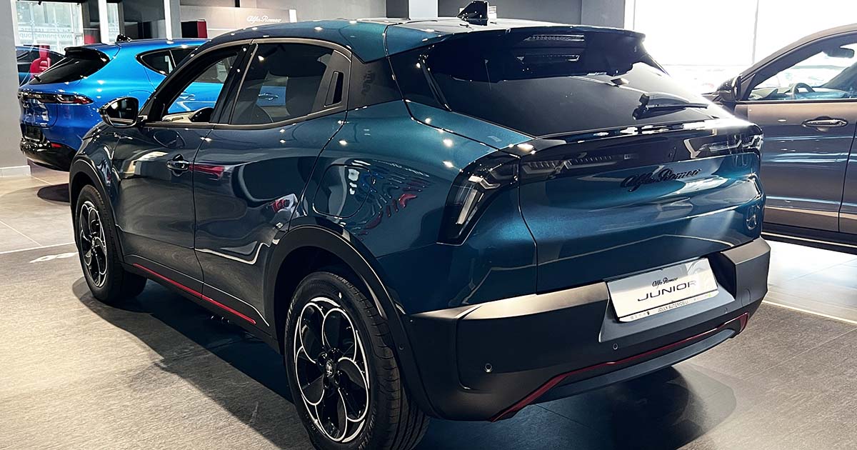 Alfa Romeo Junior e Junior "Speciale": cosa cambia tra le due versioni