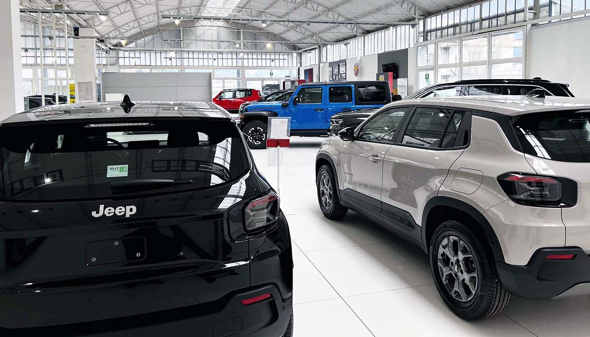 Jeep Jolly Automobili Sora: vieni a vedere Avenger, Renegade, Compass ...